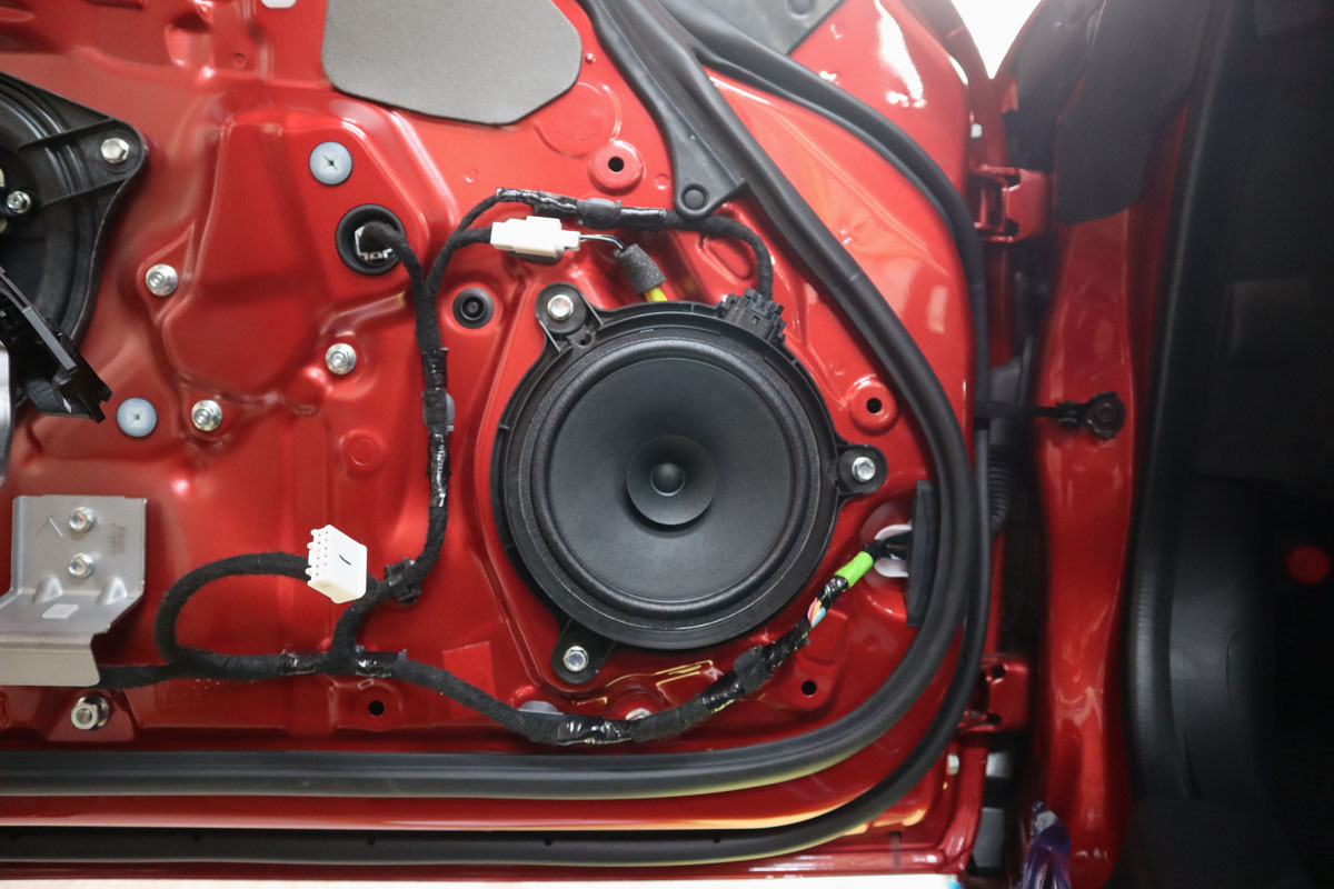 マツダ・ロードスター（ND型）に走りを犠牲にしないスピーカー「SonicPLUS」を取付しました | カーオーディオ専門店 | ソニックプラスセンター神戸
