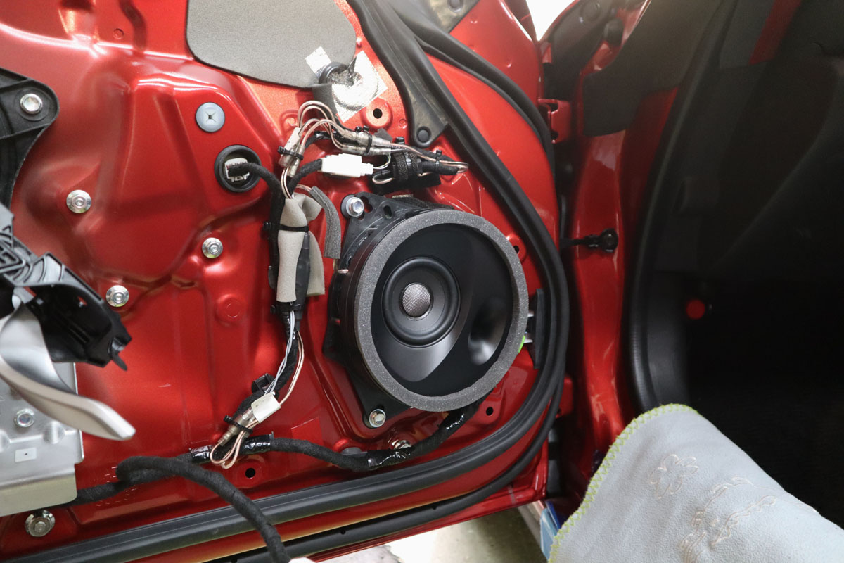 マツダ・ロードスター（ND型）に走りを犠牲にしないスピーカー「SonicPLUS」を取付しました | カーオーディオ専門店 | ソニックプラスセンター神戸