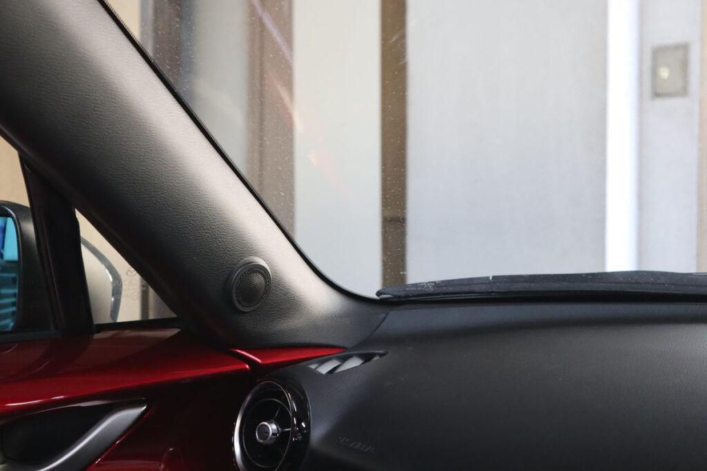 マツダ・ロードスター（ND型）に走りを犠牲にしないスピーカー「SonicPLUS」を取付しました | カーオーディオ専門店 | ソニックプラスセンター神戸