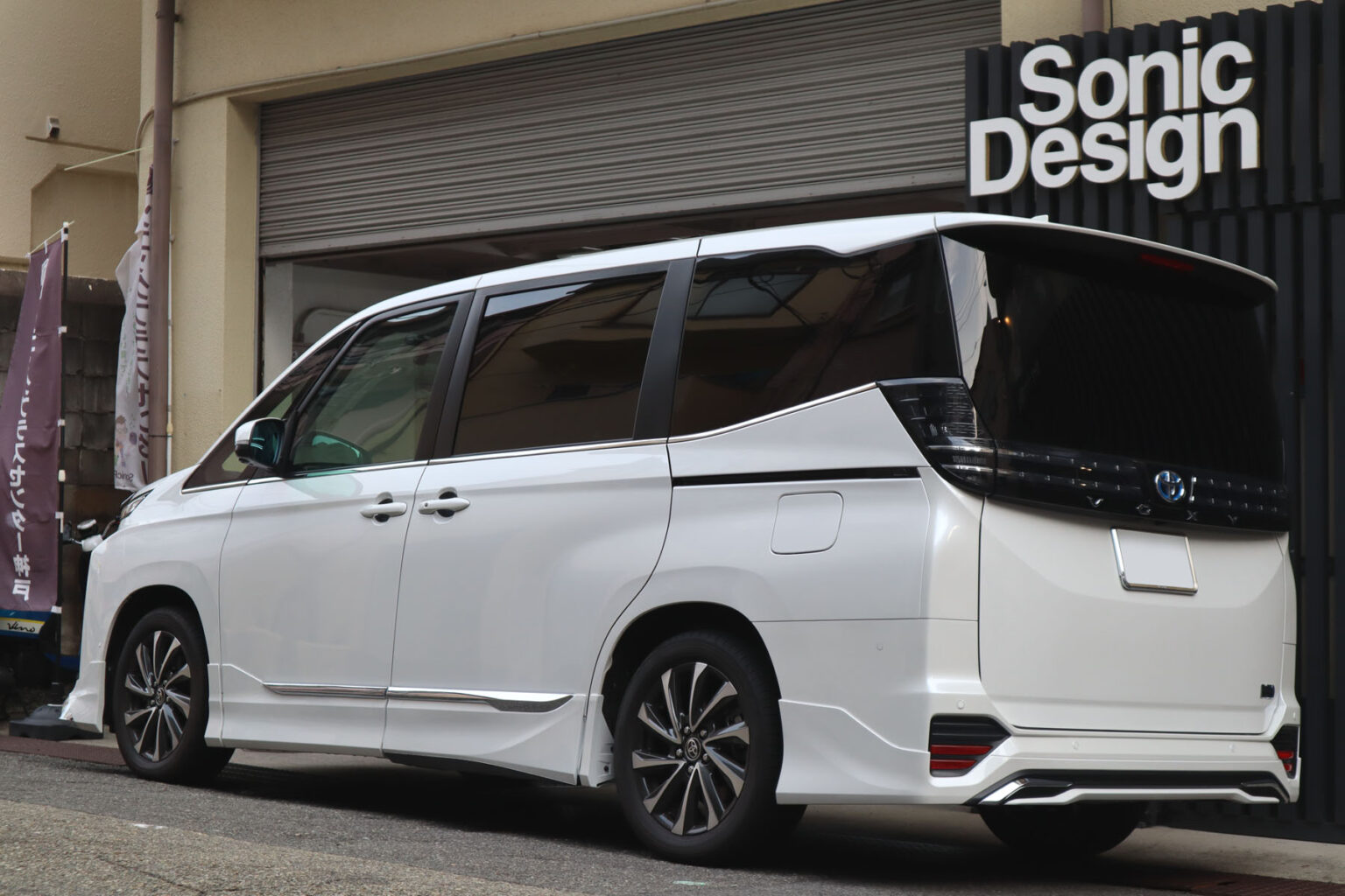 VOXY（90系）に新世代フルレンジスピーカーとDSPアンプを取付しました。 | カーオーディオ専門店 | ソニックプラスセンター神戸