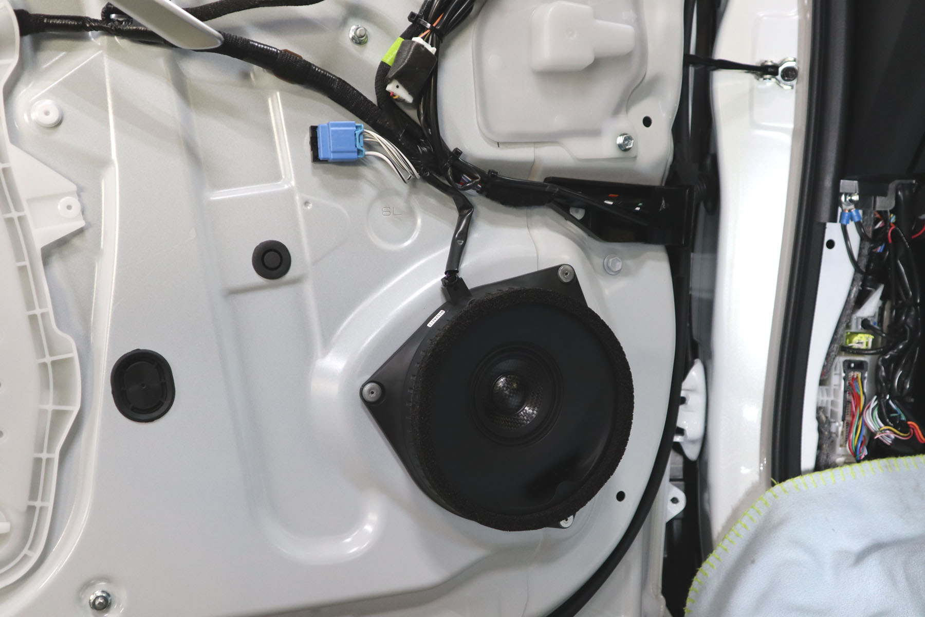 VOXY（90系）に新世代フルレンジスピーカーとDSPアンプを取付しました。 | カーオーディオ専門店 | ソニックプラスセンター神戸