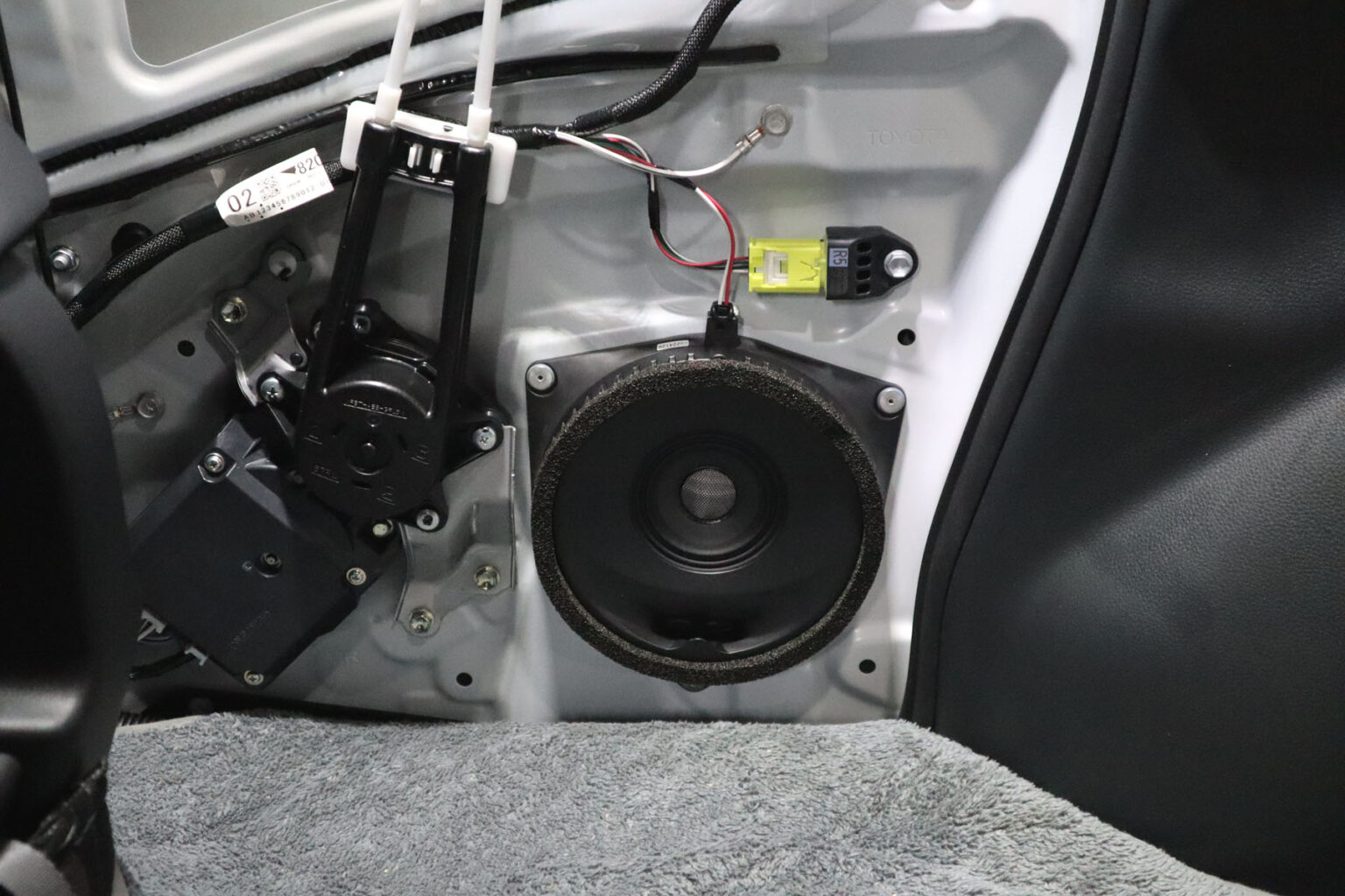 VOXY（90系）に新世代フルレンジスピーカーとDSPアンプを取付しました。 | カーオーディオ専門店 | ソニックプラスセンター神戸