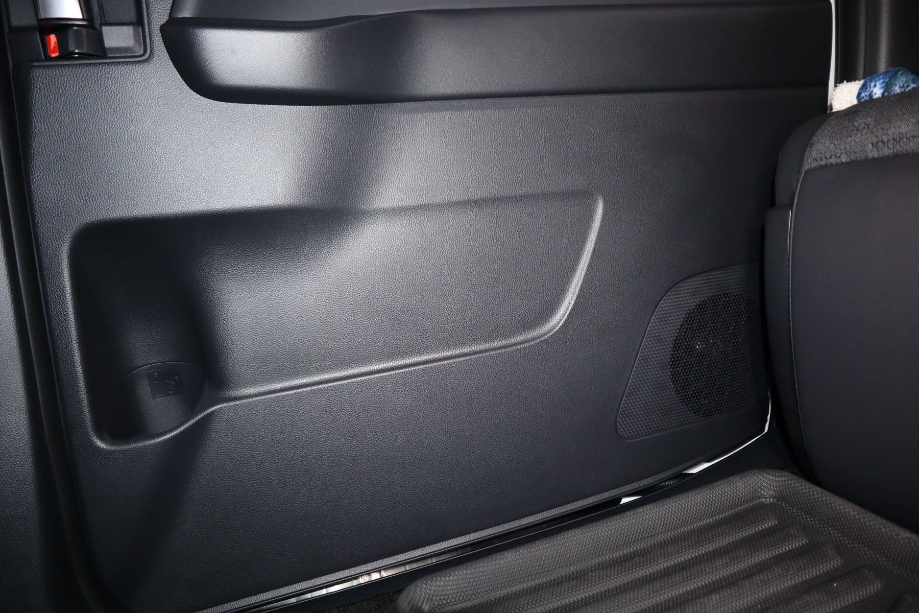 VOXY（90系）に新世代フルレンジスピーカーとDSPアンプを取付しました。 | カーオーディオ専門店 | ソニックプラスセンター神戸